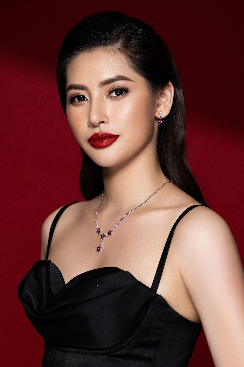 Phạm Hoàng Thu Uyên | Hoa hậu Hoàn vũ Việt Nam - Miss Cosmo Vietnam